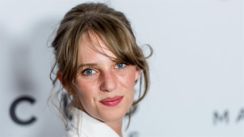 Ethan Hawke & Uma Thurman's Daughter Maya Tapped For 'Stranger Things ...