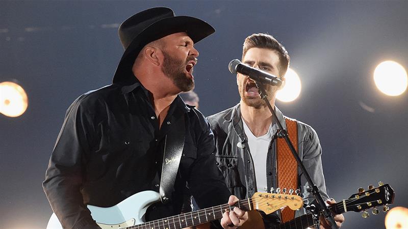 Garth Brooks Reveals Why He Lip-Synched At The 2017 CMAs | Access