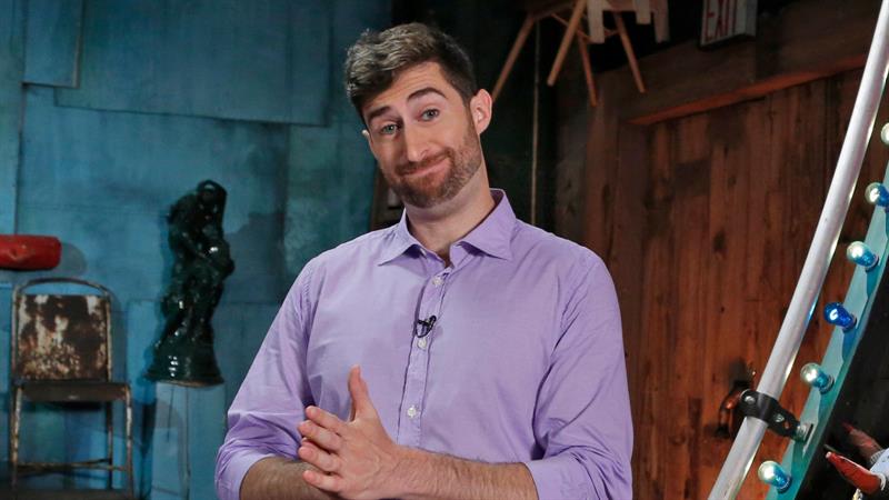 Meet The Host Of HQ Trivia App Scott 'Quiz Daddy' Rogowsky: 'I've Been At This A Long Time' | Access
