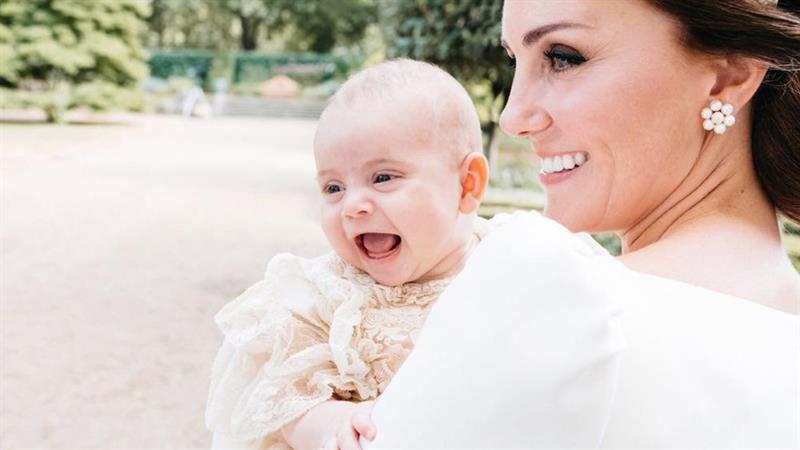A Rare Pic Of Kate Middleton & Her Baby Prince Louis Was Just Released ...