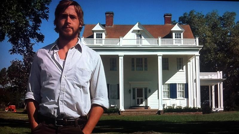 Iconic Movie Houses We're Still Obsessed With: 'The Notebook,' 'Mean ...