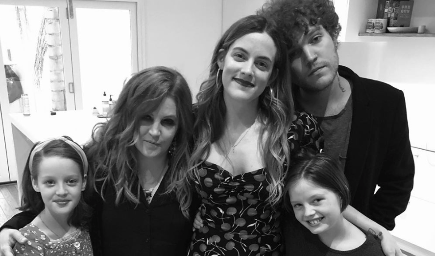 Lisa Marie Presley's Son Looks Exactly Like Elvis in New Family Snap ...
