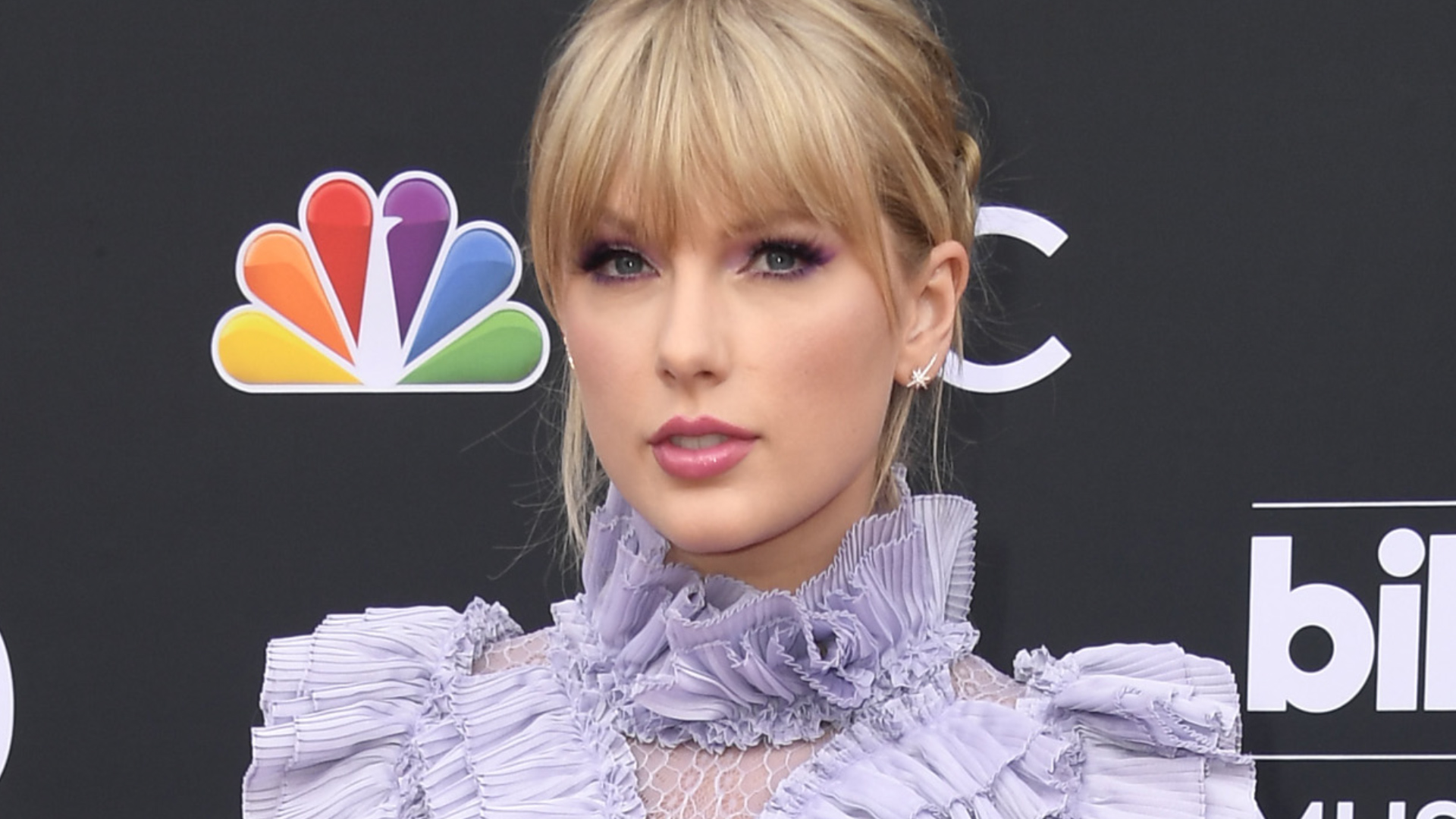 How You Can Read 120 Pages From Taylor Swift’s Personal Diary | Access