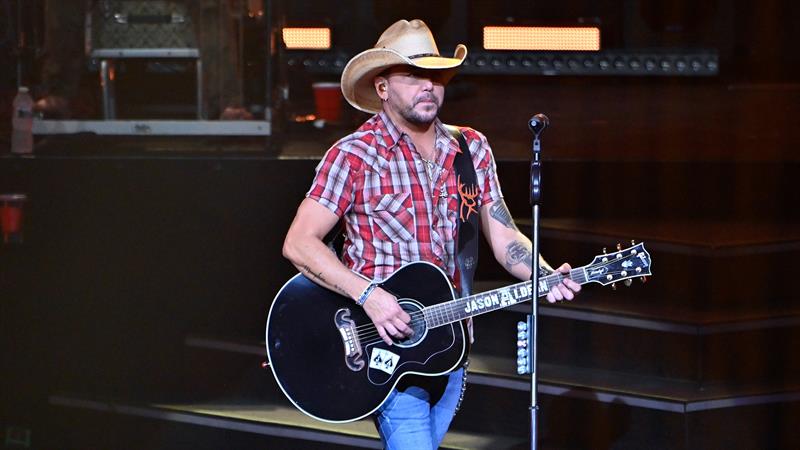 Jason Aldean Performs First Full Concert In Las Vegas Since 2017 ...