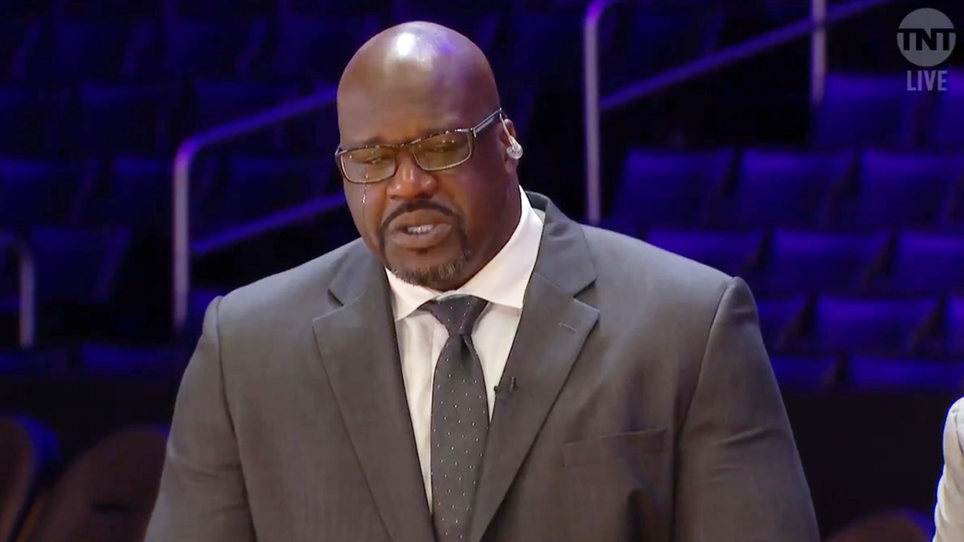 Shaq Breaks Down In Tears Reflecting On Kobe Bryant: 'I Haven't Felt A ...