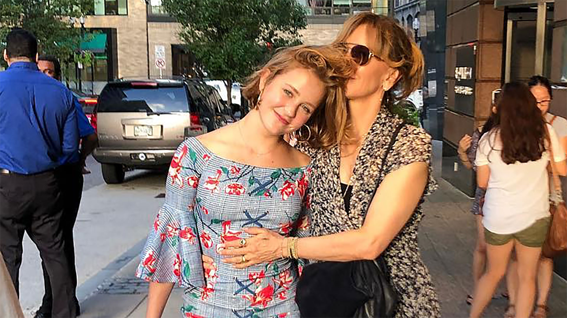 Felicity Huffman's Daughter Sophia Will Attend Carnegie Melon After ...