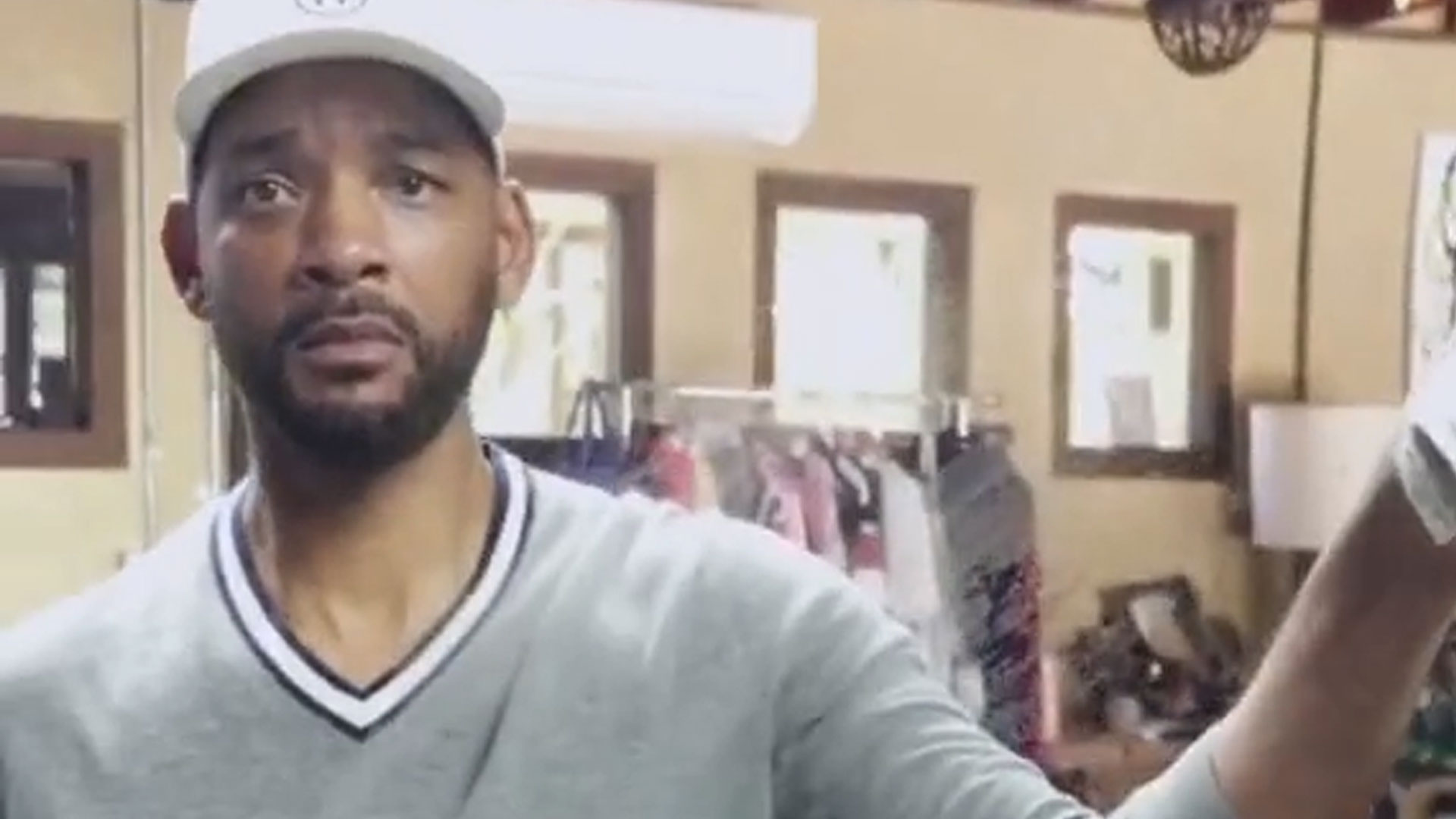 Will Smith Channels Men In Black For Tik Tok S Wipe It Down