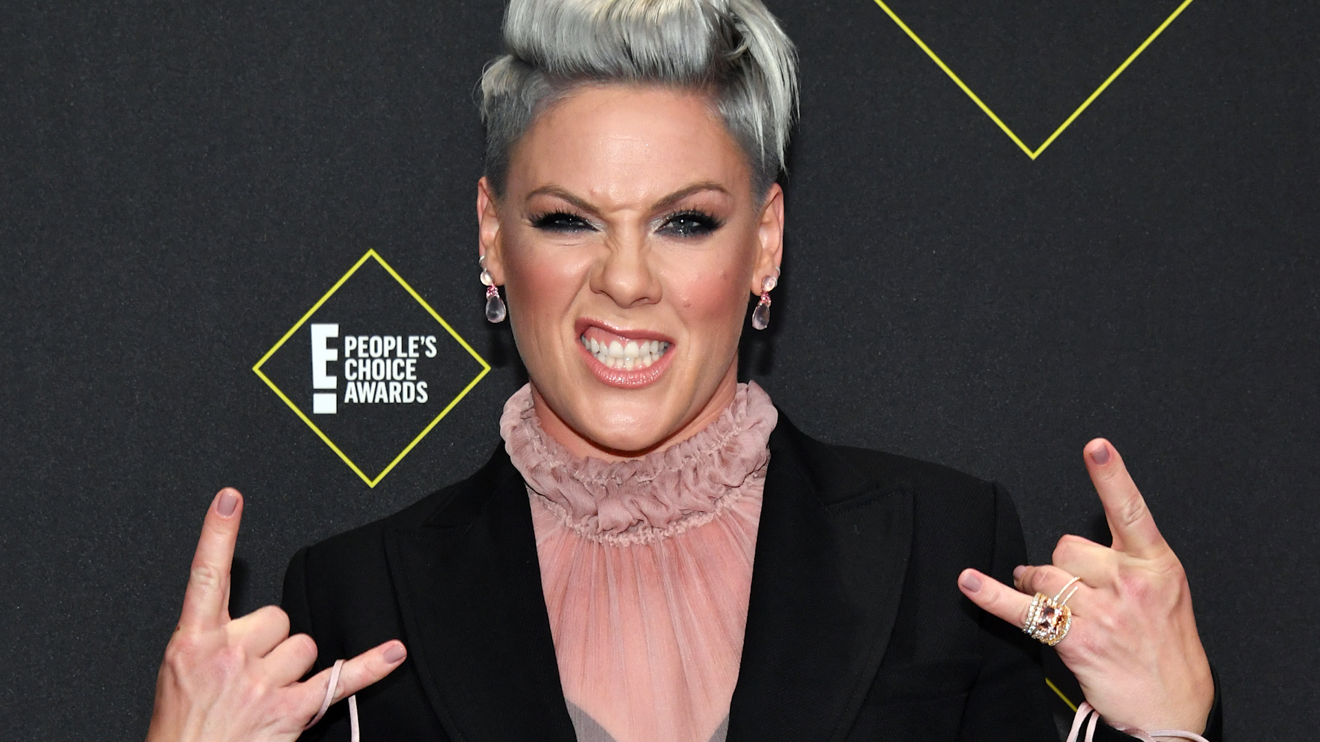 Pink Slams People Who Criticize Her Support Of Black Lives Matter ...