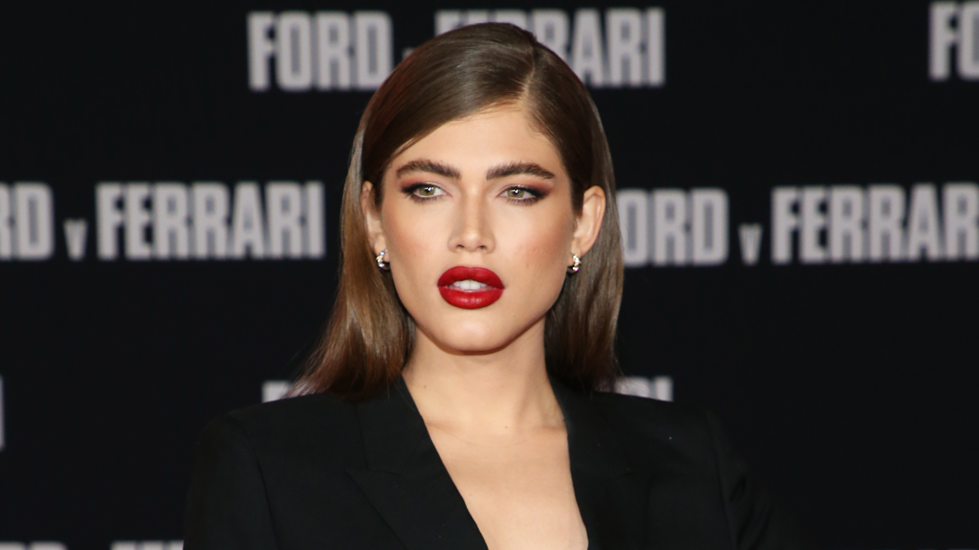 Valentina Sampaio Becomes First Transgender Model Featured In Sports ...